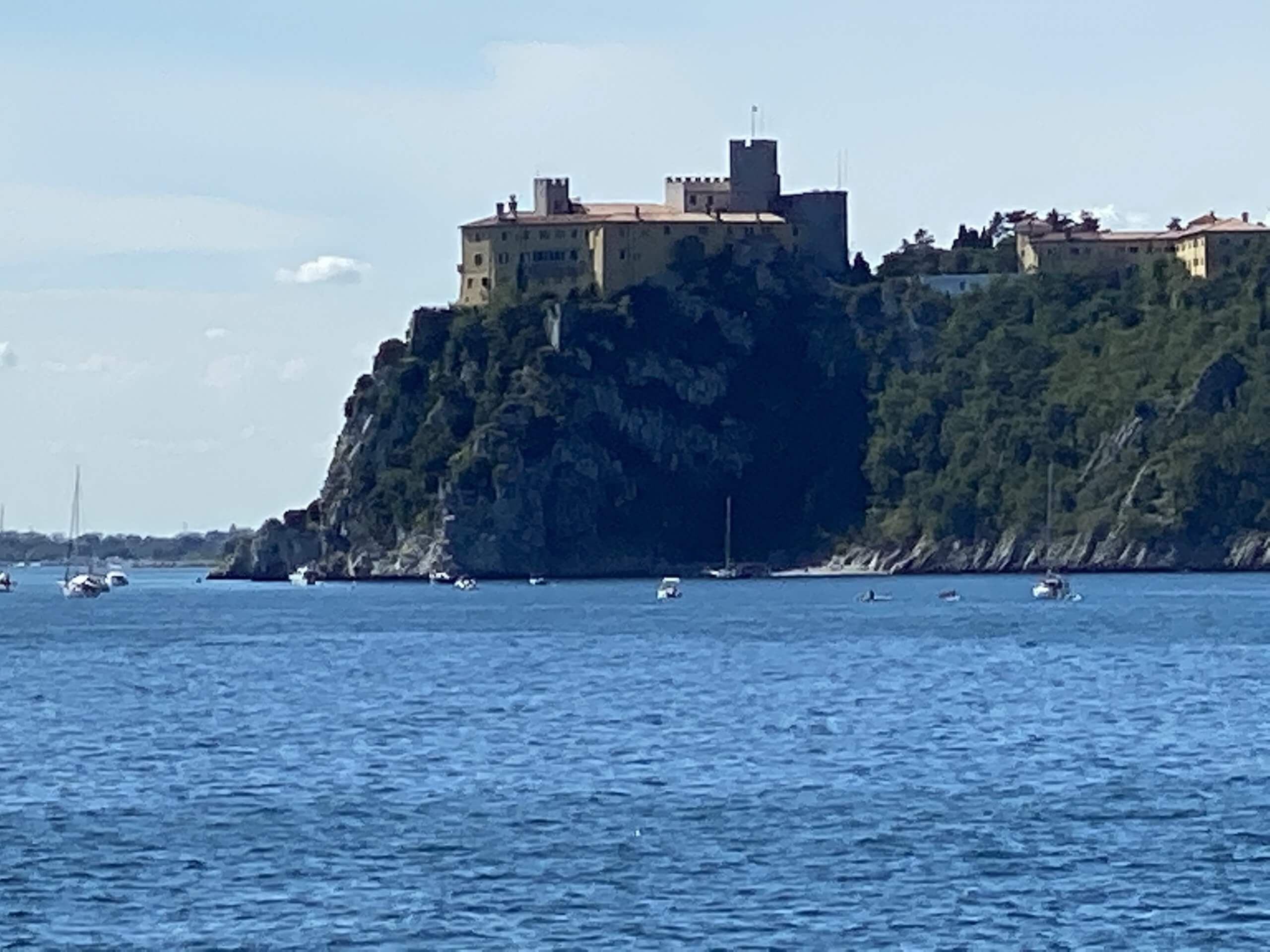 Esplora la costa di Trieste…Dal Mare – Esplora & Ama